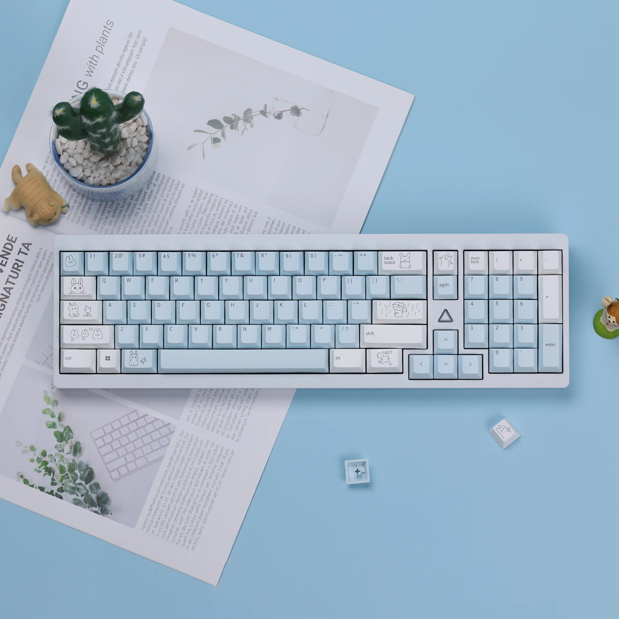 READY TO USE TET KEYBOARD WITH RABBIT THEMED KEYCAPS SET